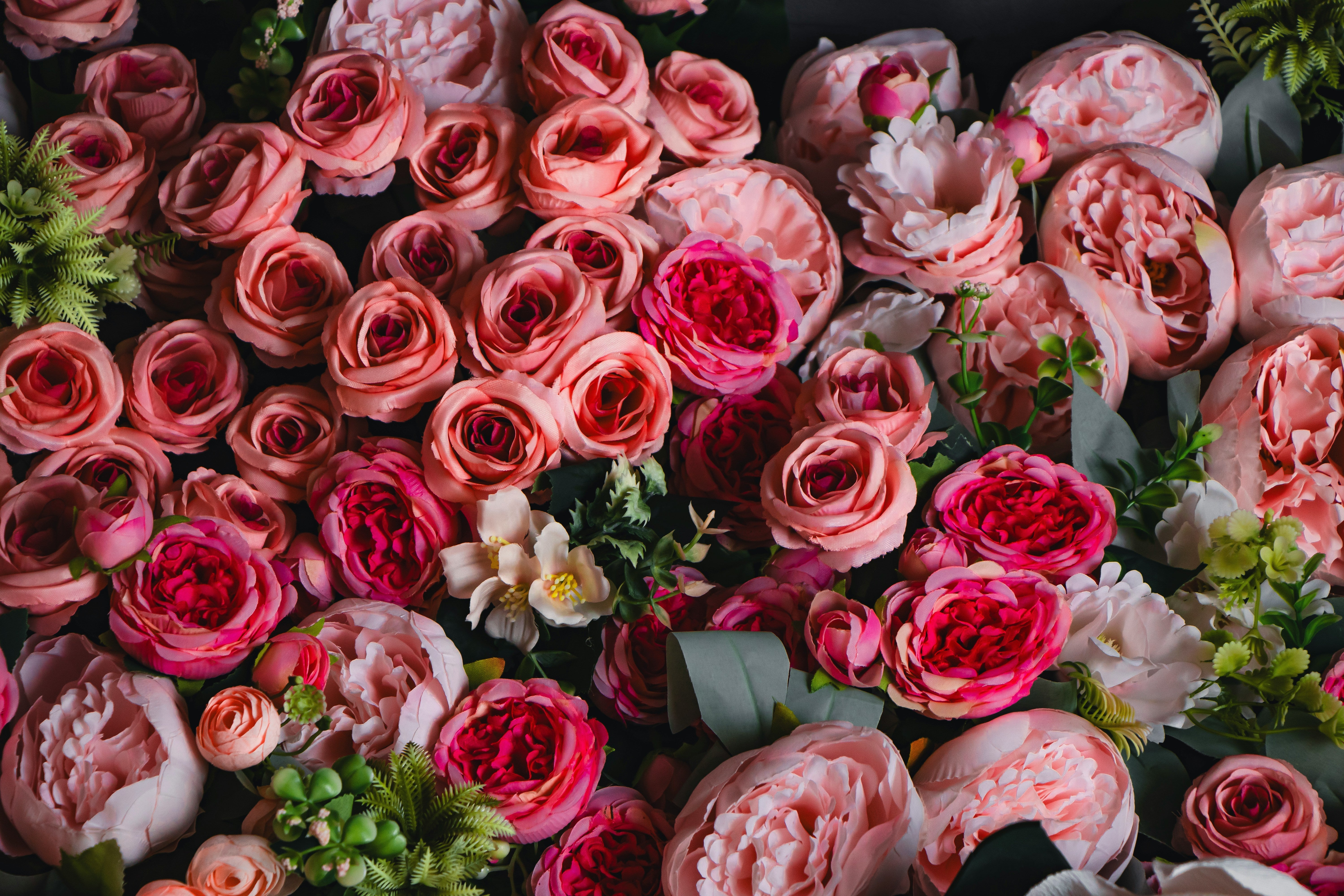 The Ultimate Guide to Sourcing Wholesale Roses for Events